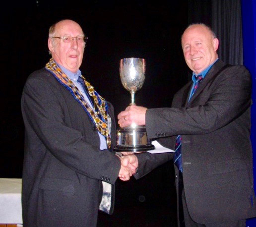 Geoff Porte Receives his Champion of Champions Trophy – Swindon Bowls Club
